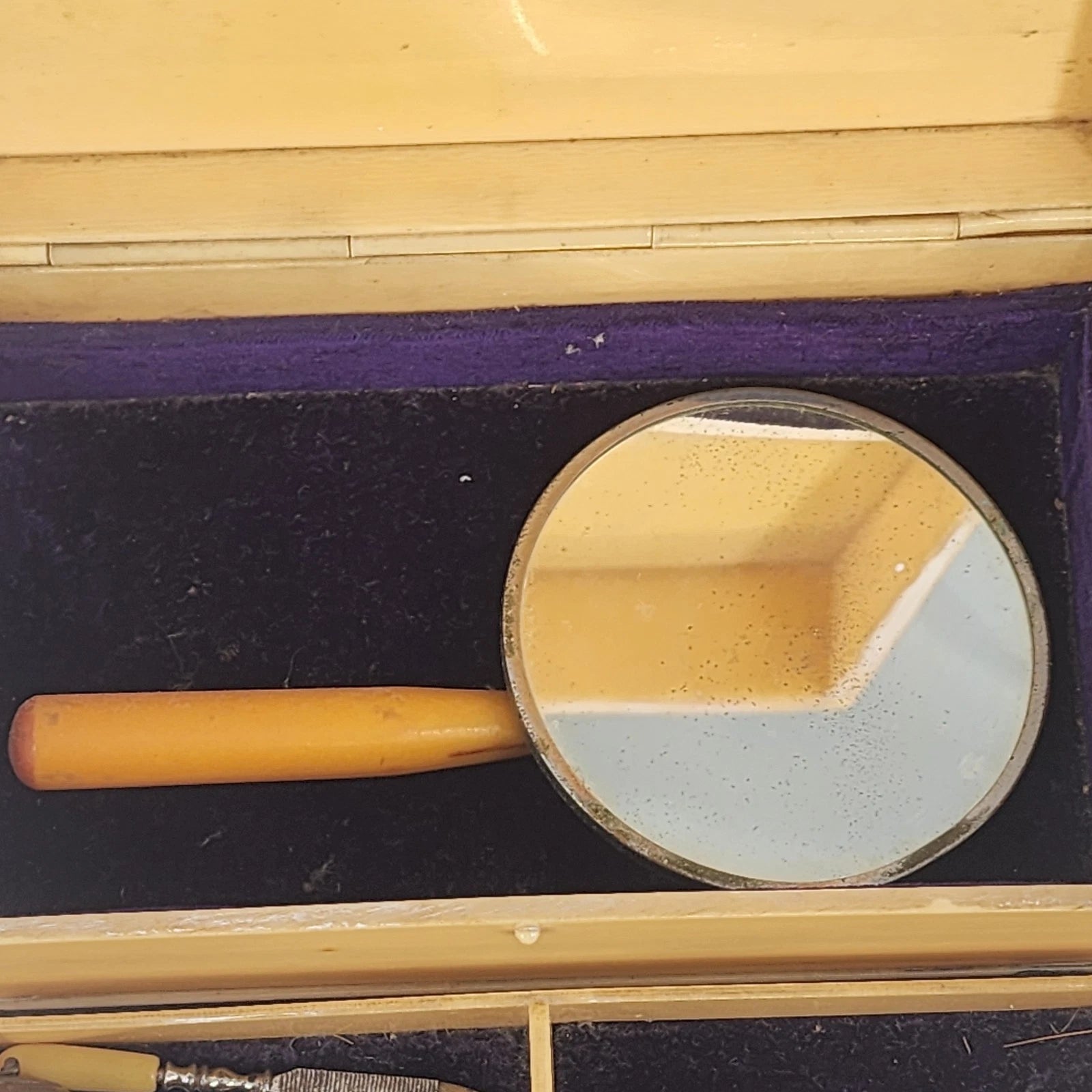 Plastic Vanity Set 2-Tier Box Storage w Mirror Brush File Velvet Inter ...
